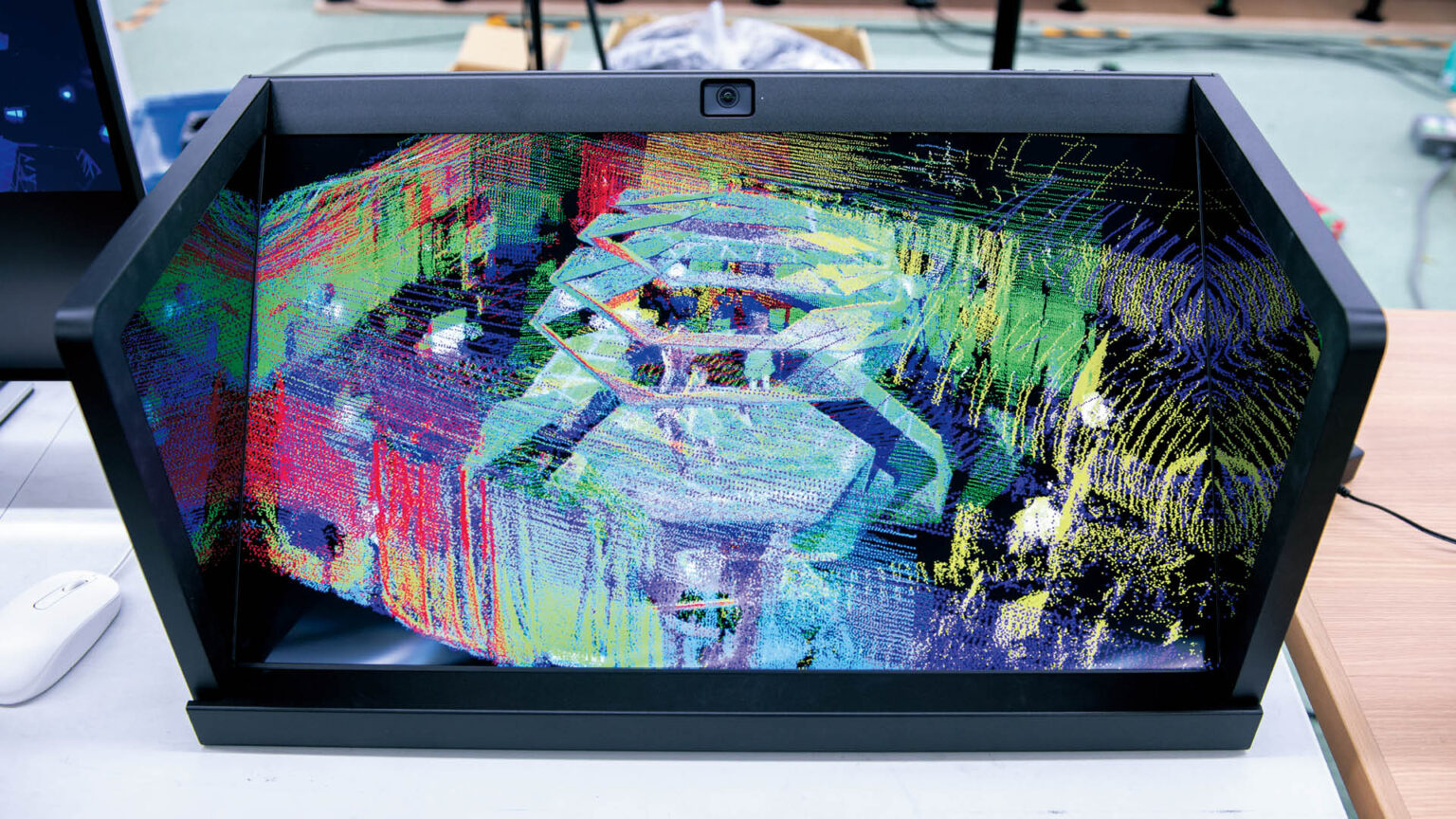 NTT IOWN / 世界初のリアルタイム3D空間伝送実験 - ROCK ON PRO