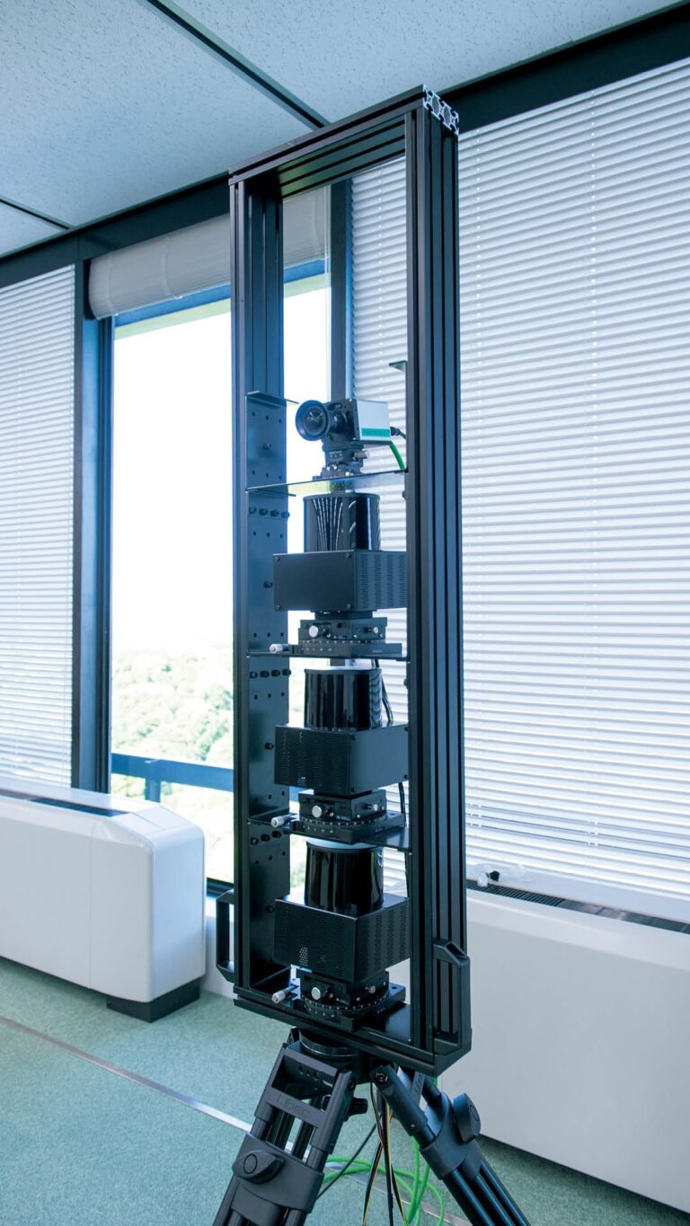 NTT IOWN / 世界初のリアルタイム3D空間伝送実験 - ROCK ON PRO